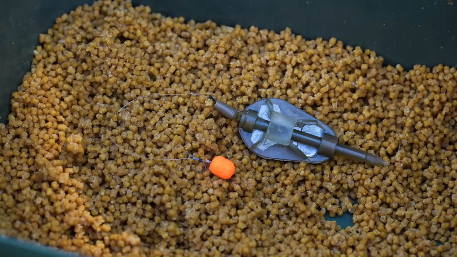 How to Set Up a Method Feeder Rig - What Hook Size Do You Need ...